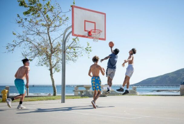 20 of the Most Amazing Home Basketball Courts