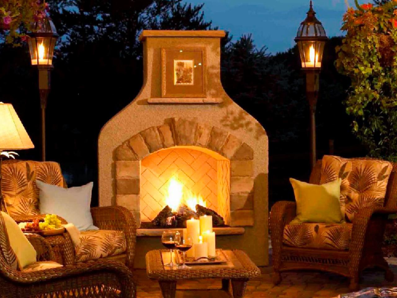 20 Beautiful Outdoor Design Ideas With Fireplaces