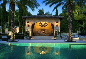 20 Celebrities Who Know How to Do Swimming Pools