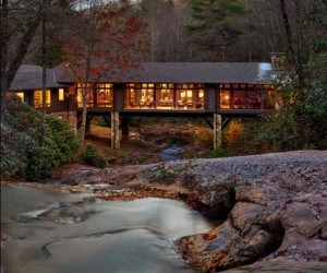 20 Spectacular Bridge House Designs
