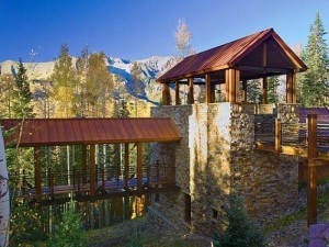 20 Spectacular Bridge House Designs