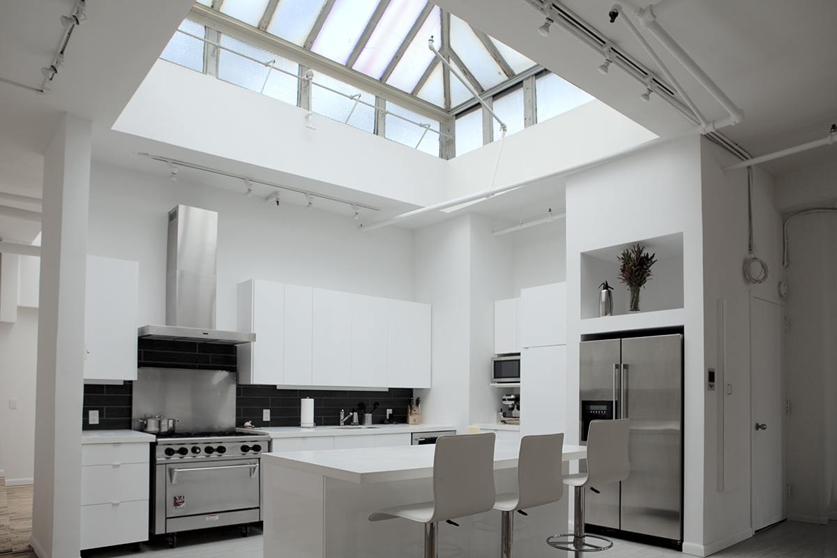 20 Beautiful Kitchen Designs With Skylights