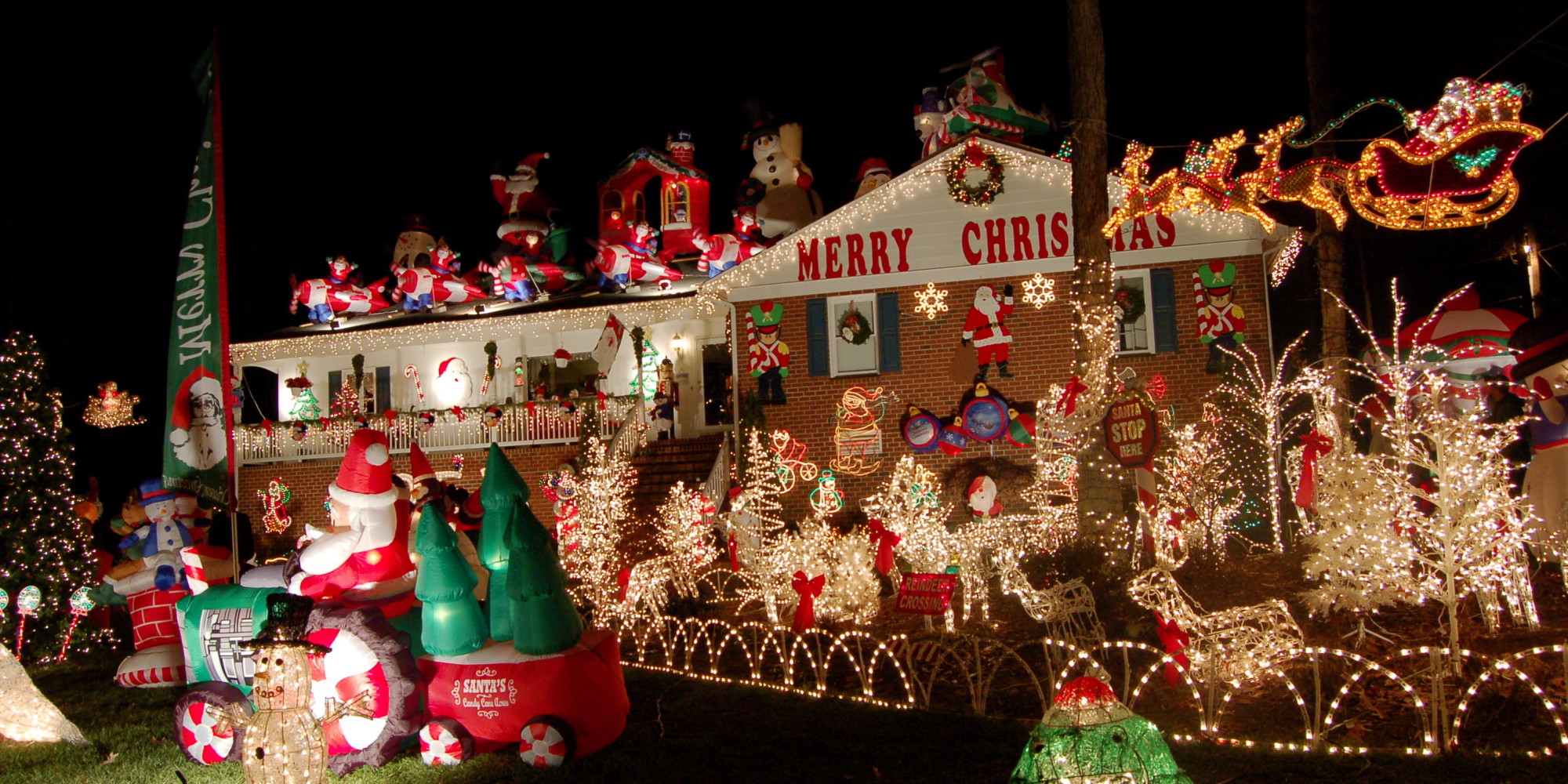 20 Christmas Decorating Ideas That are Over The Top
