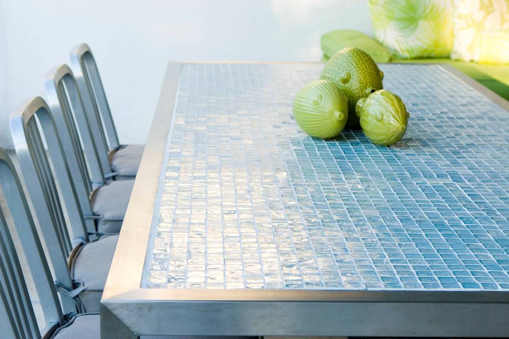 20 Gorgeous Glass Kitchen Countertops