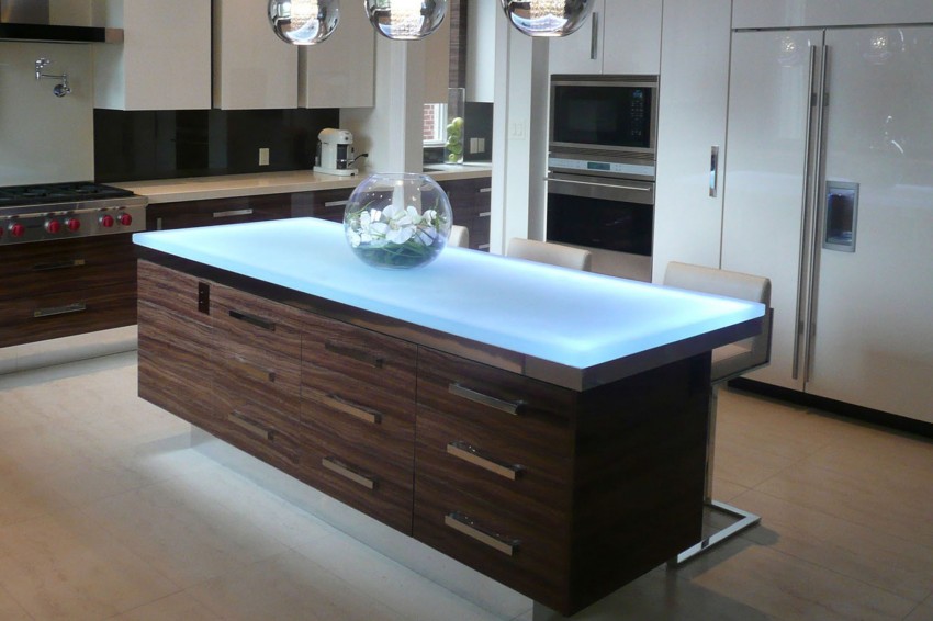 20 Gorgeous Glass Kitchen Countertops