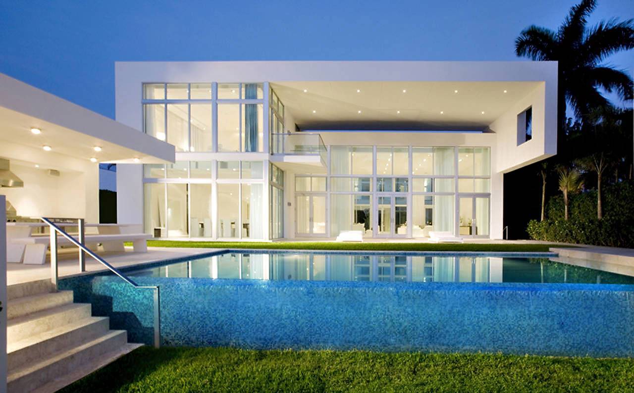 20 Luxurious Backyard Infinity Pool Designs
