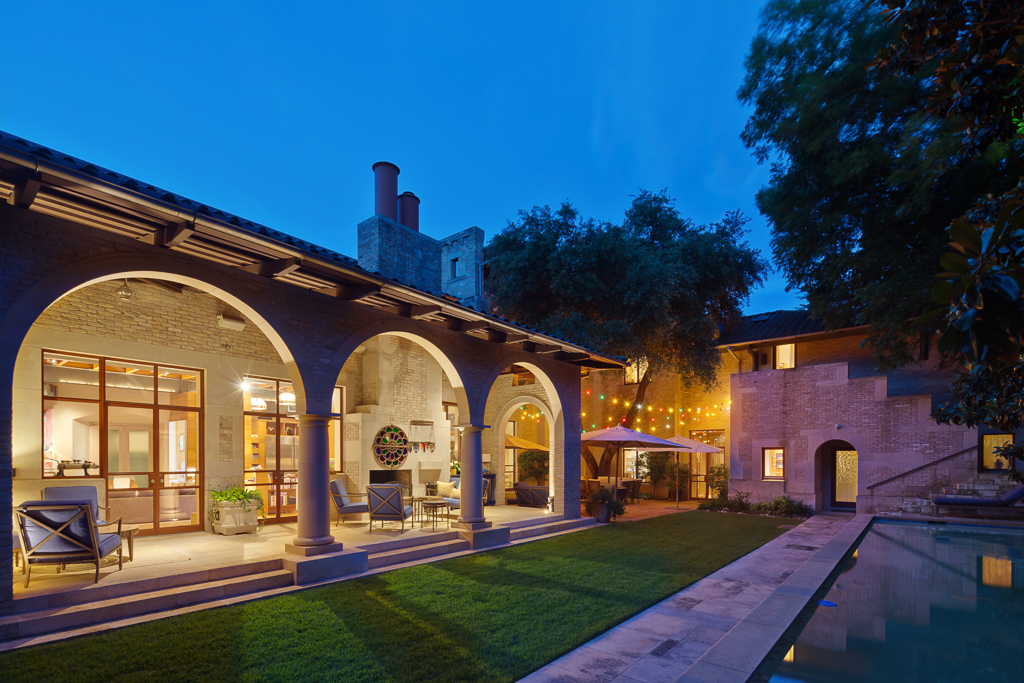 Beautiful Austin TX Estate Borrows A Piece Of Italy