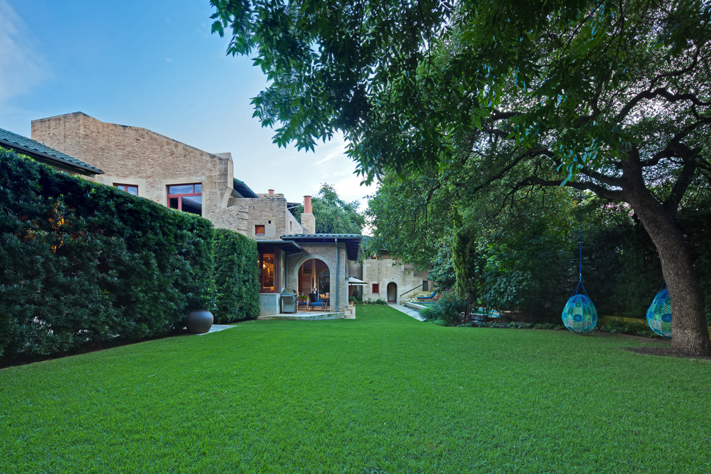Beautiful Austin TX Estate Borrows A Piece Of Italy