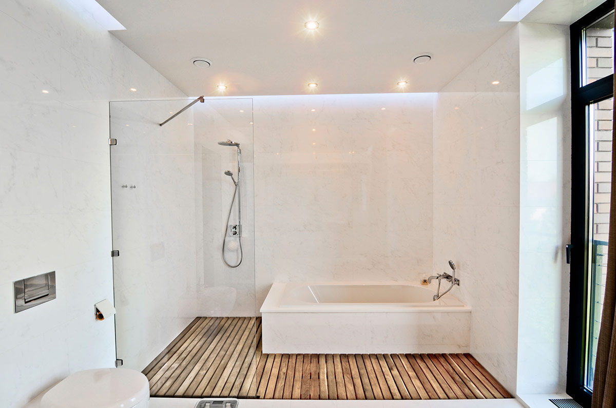 20 Beautiful Bathrooms With Glass Showers