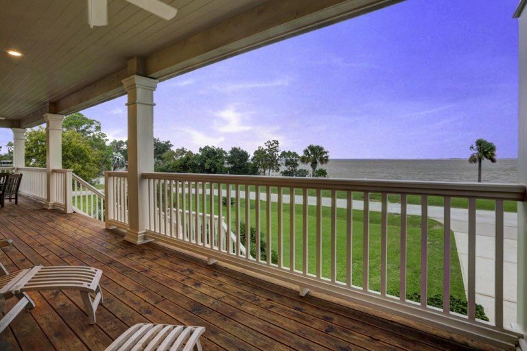 20 Porches With Incredible Views