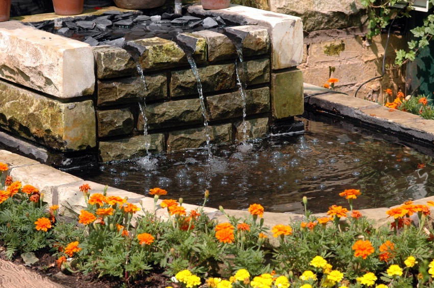 20 Stunning Backyard Waterfall Designs