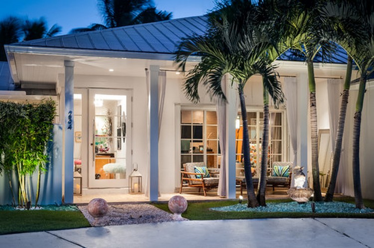 20 Beautiful Backyard Palm Tree Designs