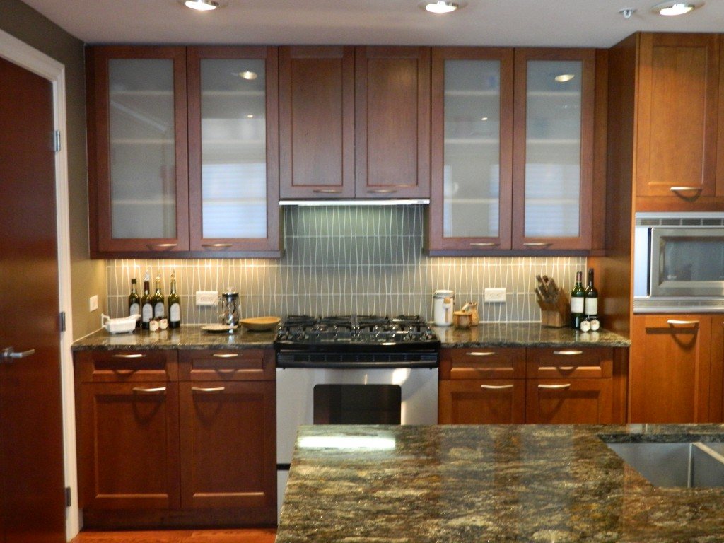 20 Beautiful Kitchen Cabinet Designs With Glass