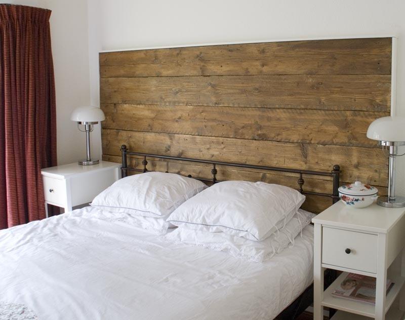 20 Beds With Beautiful Wooden Headboards