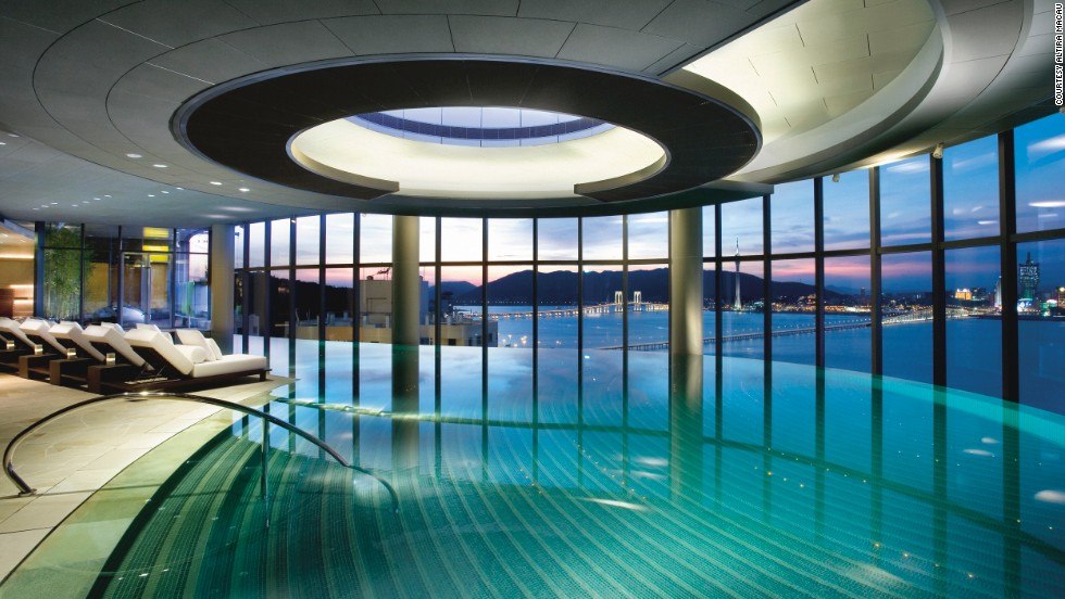 20 Stunning Indoor Infinity Pool Designs
