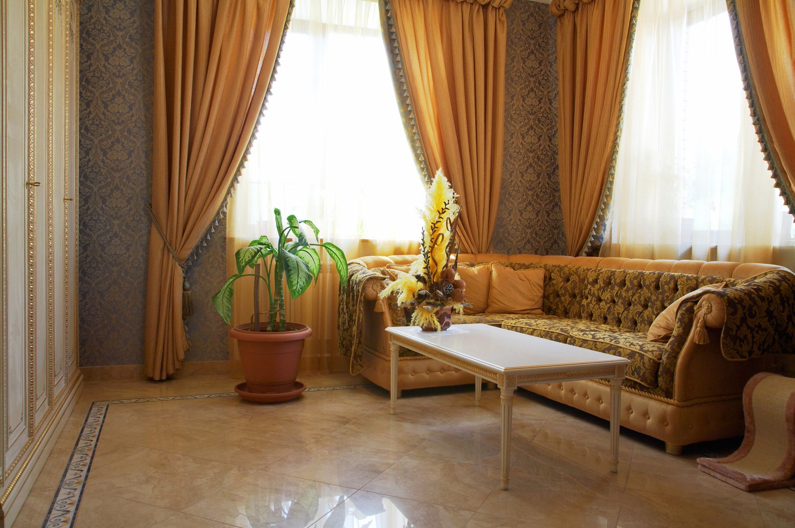 20 Attractive Living Room Curtains