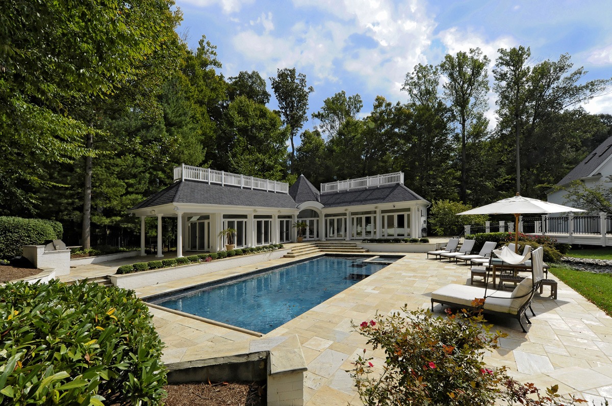 20 Beautiful Pool House Designs