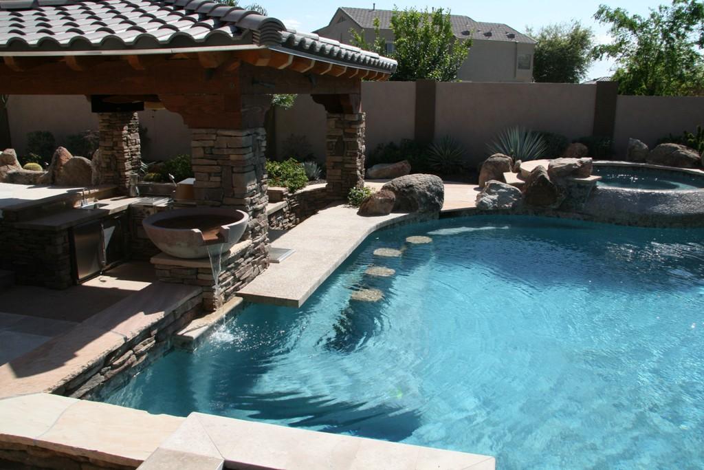 20 Swimming Pool Designs With Bars