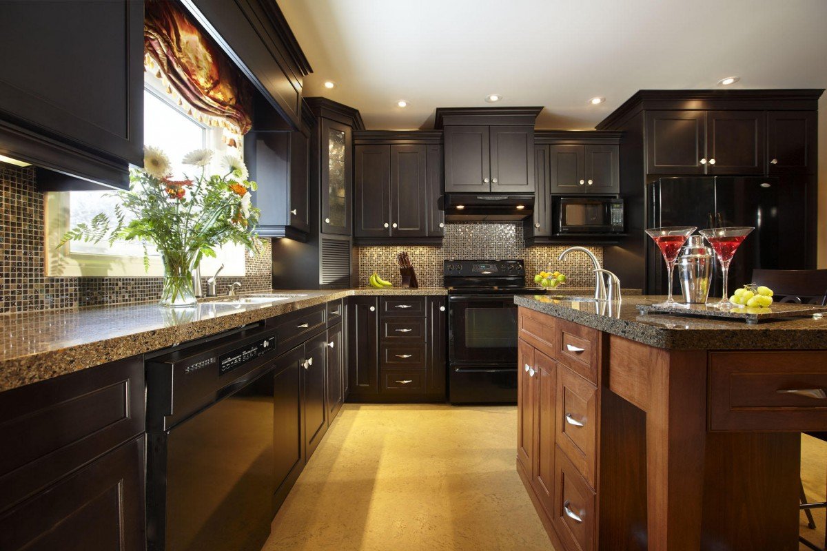 20 Stunning Black Kitchen Cabinets