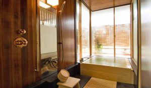 20 Beautiful Bathroom Designs With Infinity Bathtubs