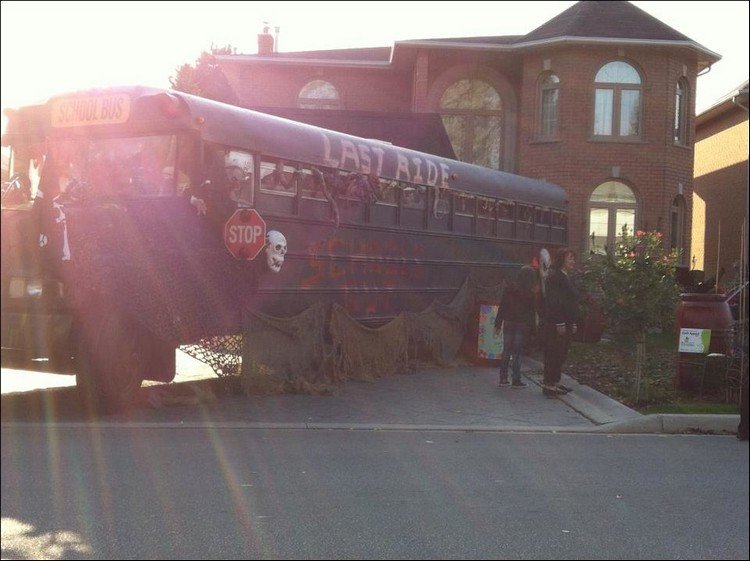 50 Halloween Decorations That Are Beyond Over the Top