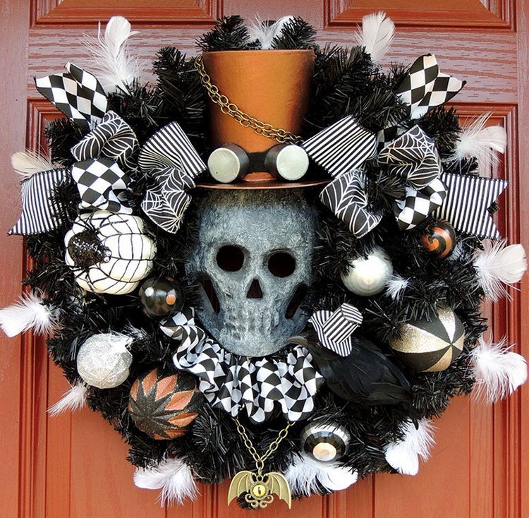 20 Halloween Wreaths That Go the Extra Mile