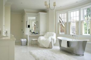20 Beautiful Bathrooms With Bay Windows