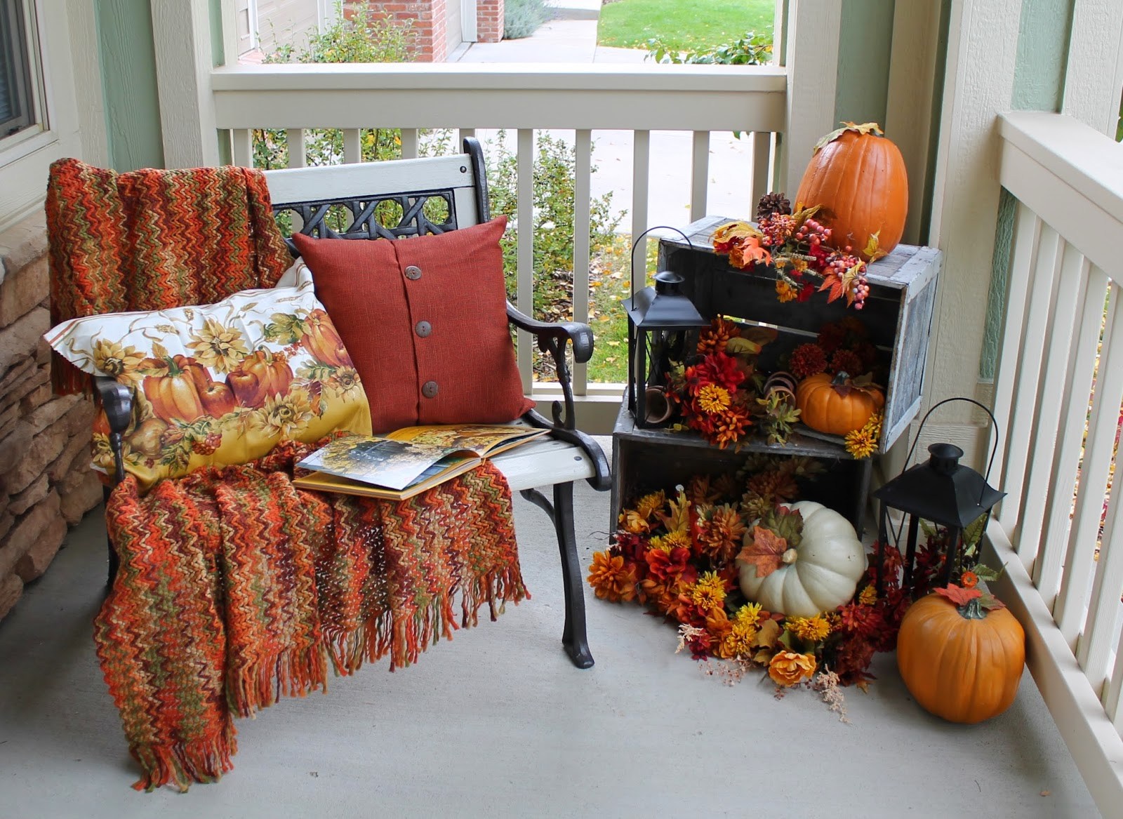 How to Give Your Porch the Perfect Fall Look