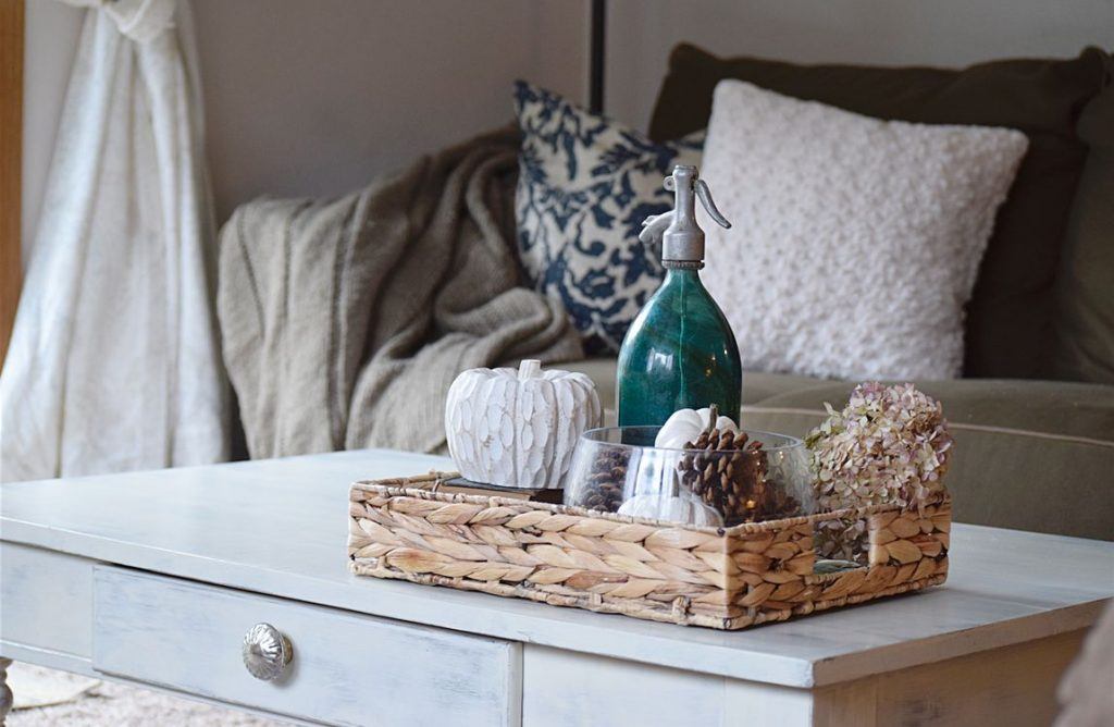 10 Beautiful Fall Vignettes for Seasonal Decor
