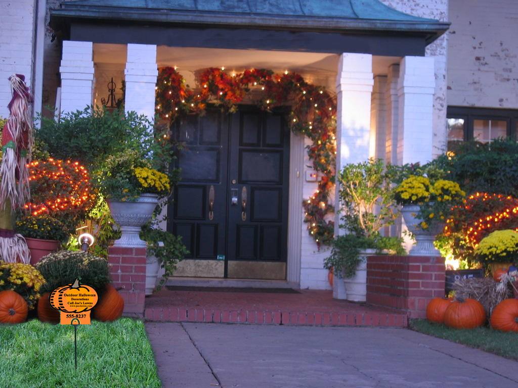 20 Spooky Halloween Themed Landscape Ideas