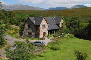 20 Beautiful Country House Designs