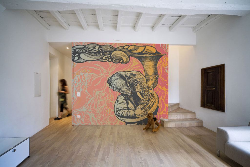 20 Living Rooms With Beautiful Wall Mural Designs