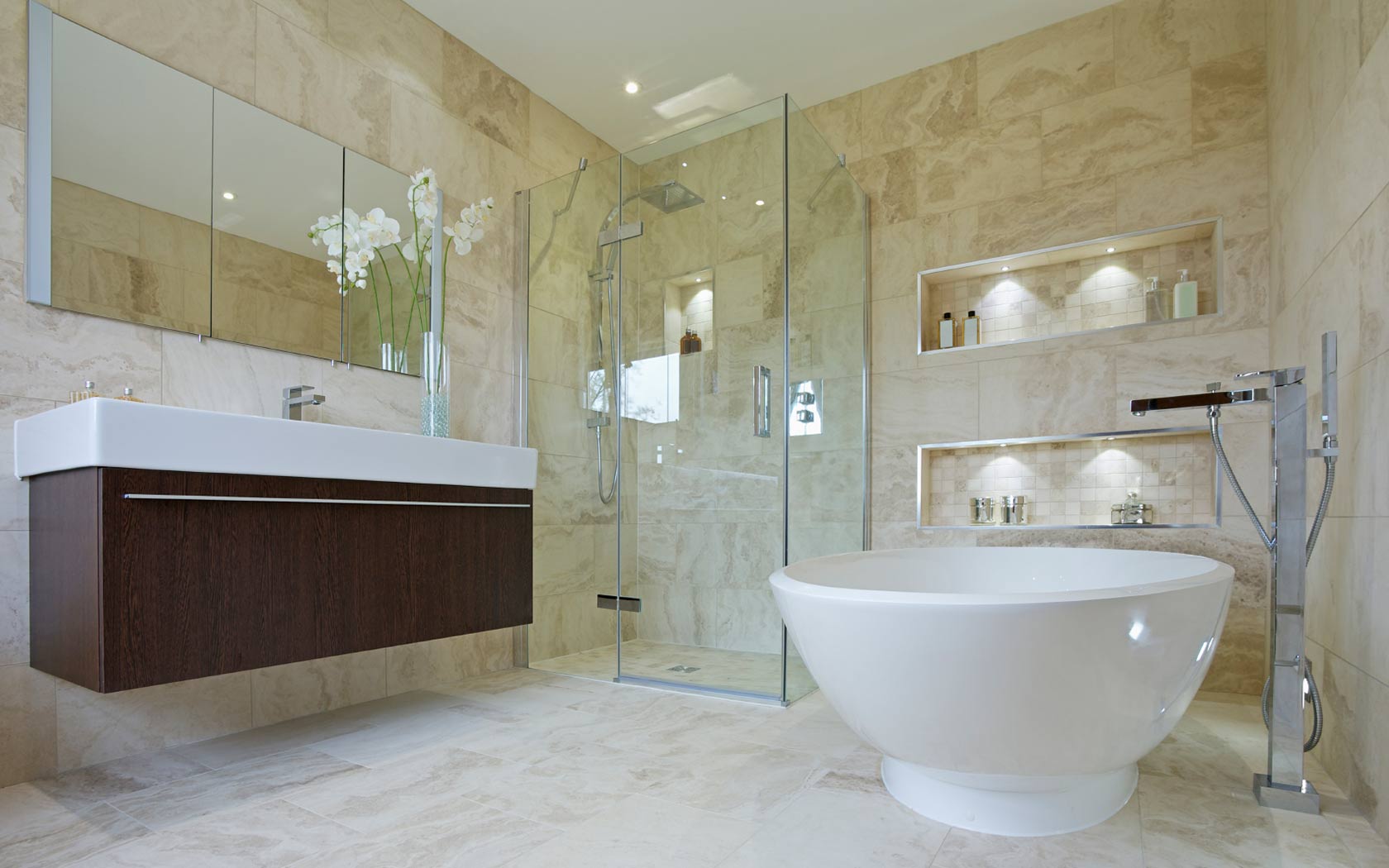 20 Bathrooms With Beautiful Round Tubs