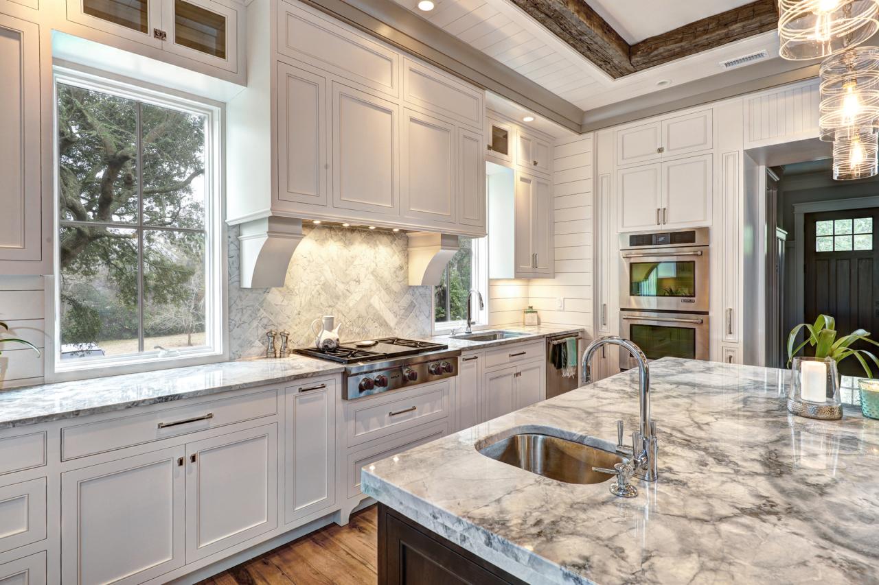 10 Pictures of Gorgeous Marble Kitchens