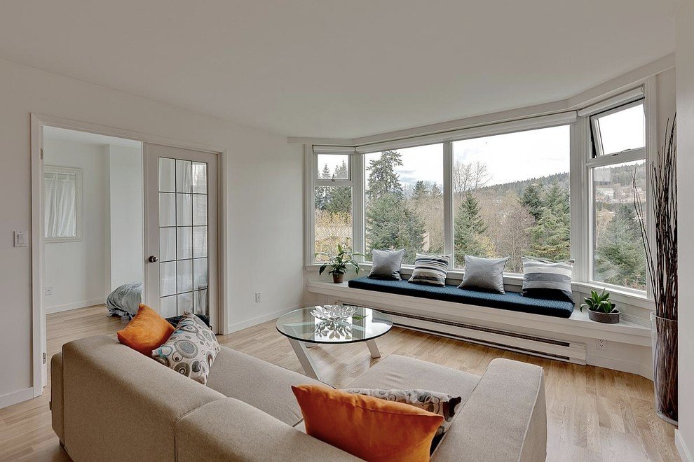 10 Gorgeous Living Rooms Featuring Bench Seating