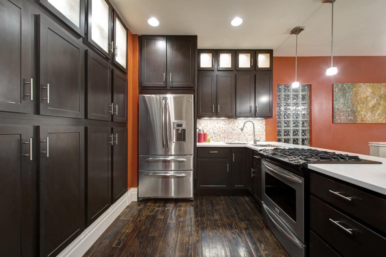10 Beautiful Kitchens with Dark Hardwood Floors