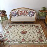 10 Beautiful Living Rooms With Statement Rugs - Housely