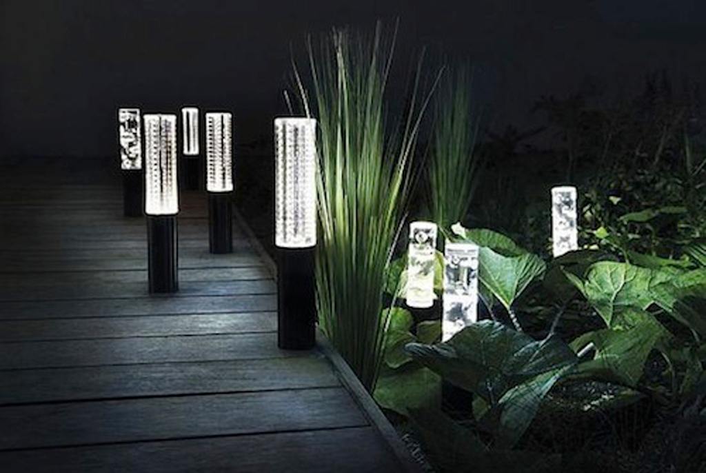 20 Amazing Outdoor Light Fixtures For Your Yard