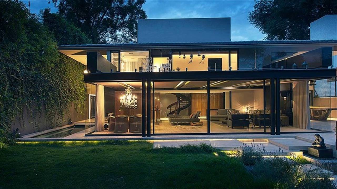 20 Incredibly Stunning Glass House Designs