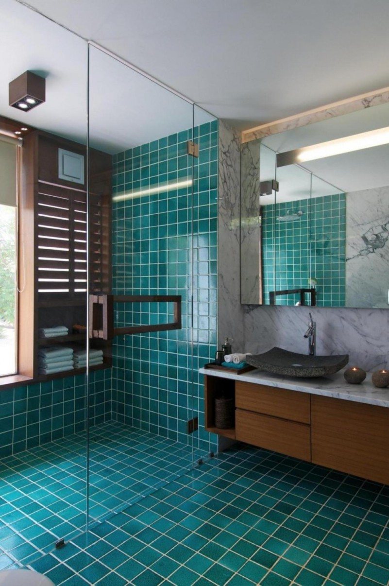 20 Amazingly Colorful Shower Tile Ideas