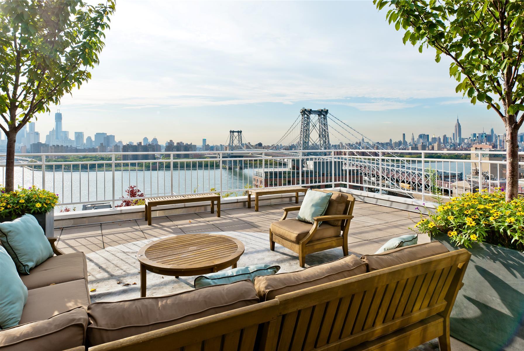 20 of The Most Strikingly Beautiful Rooftop Sitting Areas