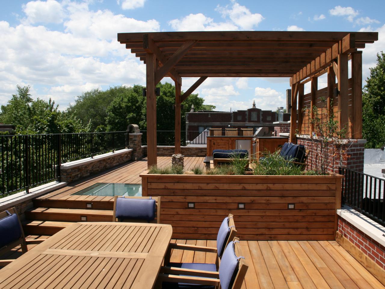 20 of The Most Strikingly Beautiful Rooftop Sitting Areas