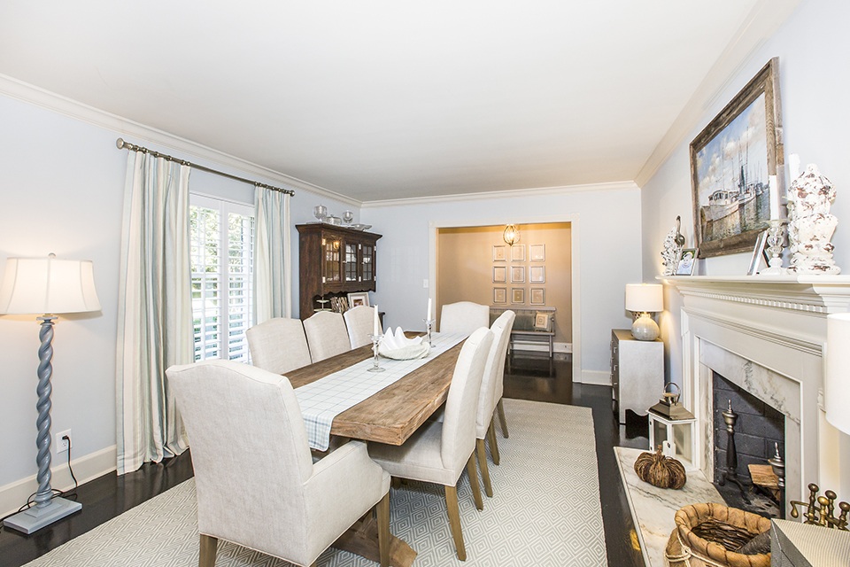 20 Beautiful Dining Room Ideas With Fireplaces