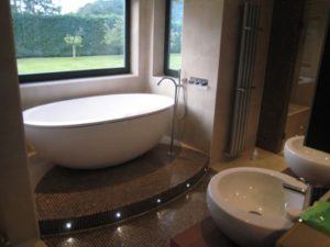 20 Freestanding Tub Designs On Platforms