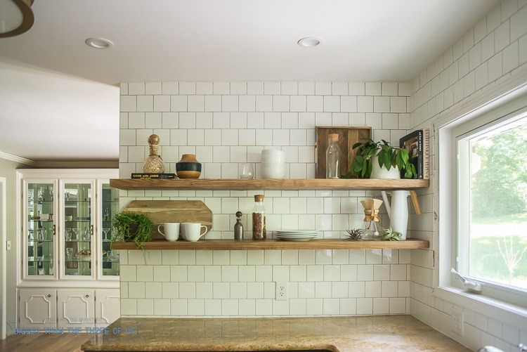 20 Beautiful Kitchens With Floating Shelves - Housely