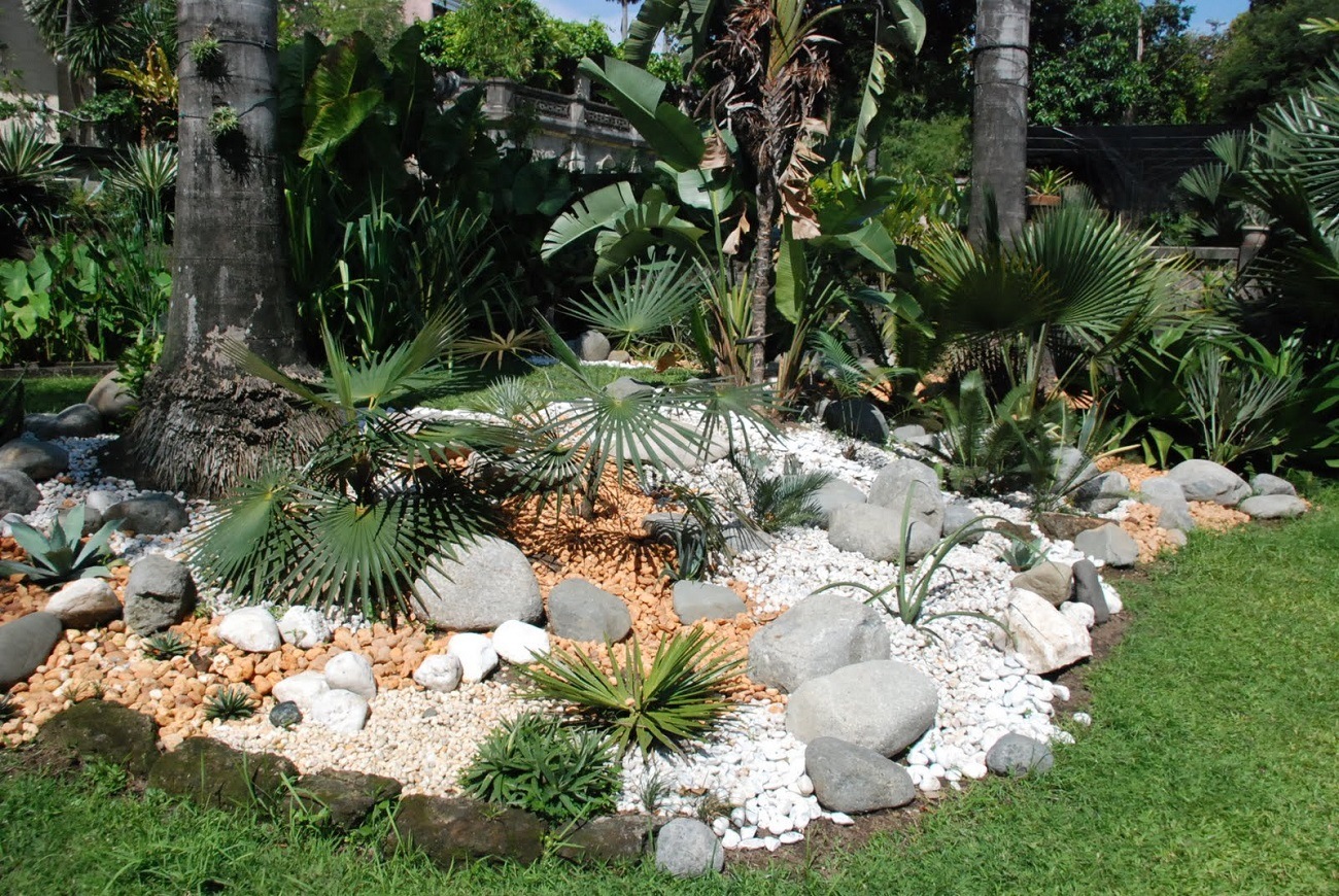 20 Of The Most Beautiful Rock Garden Ideas - Housely