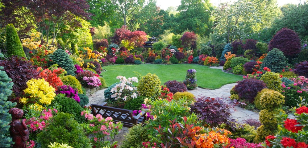 15 Beautiful Summer Inspired Garden Ideas - Housely