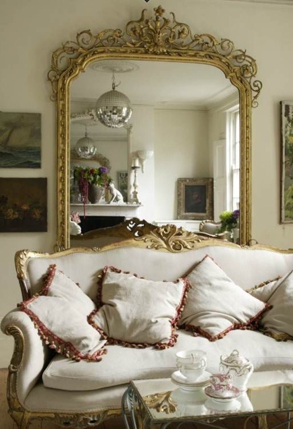10 Beautiful Decorative Mirror Frames For Your Home - Housely
