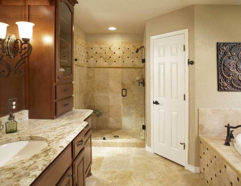 20 Beautiful Bathrooms With Travertine Tile - Housely