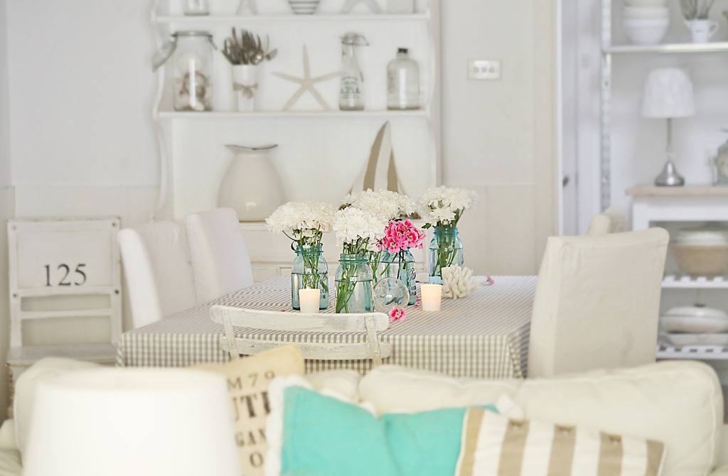 10 Awesome Beach Cottage Decor Ideas - Housely